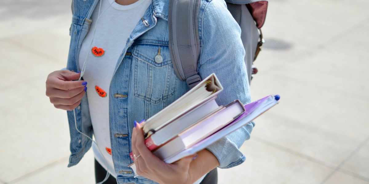 What is an LCSW and LMFT? | LMFT vs. LMFT Jobs | Pacific Oaks College